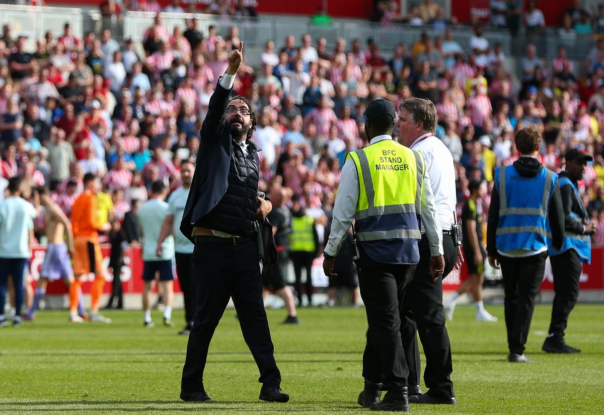 Leeds United reps jet to USA to watch unnamed player