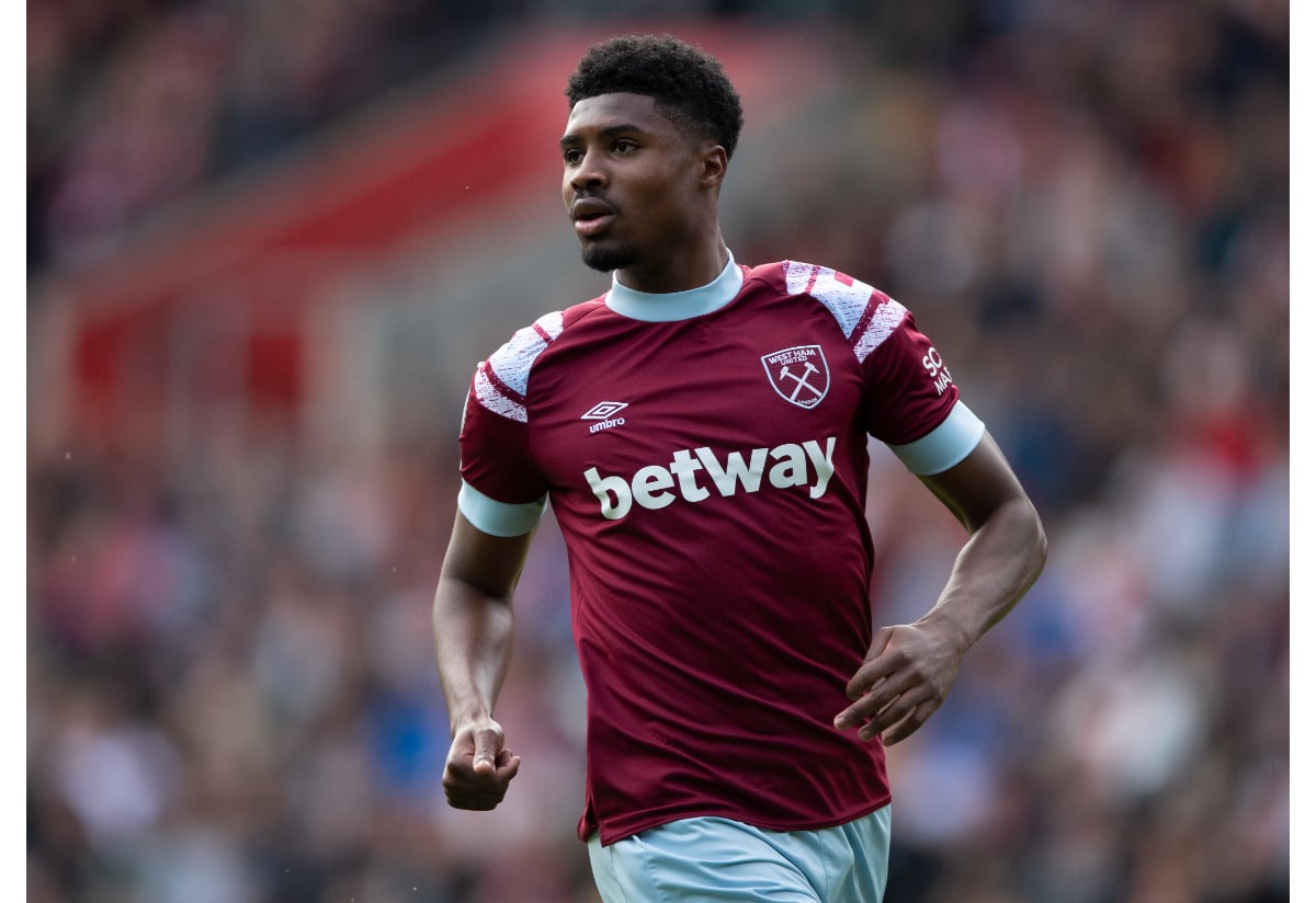 Leeds United make approach for Ben Johnson transfer amid FFP update