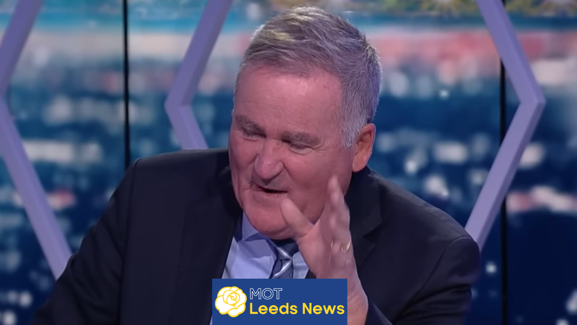 Richard Keys raises Elland Road point during live Everton v Man United ...