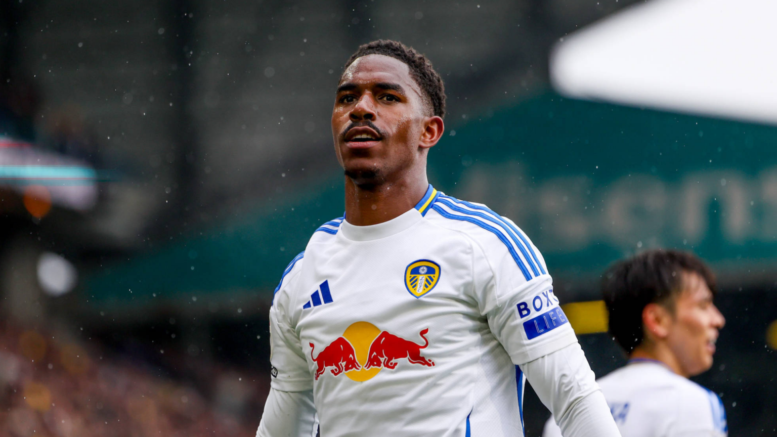 Leeds United table juicy Junior Firpo contract after new agreement update