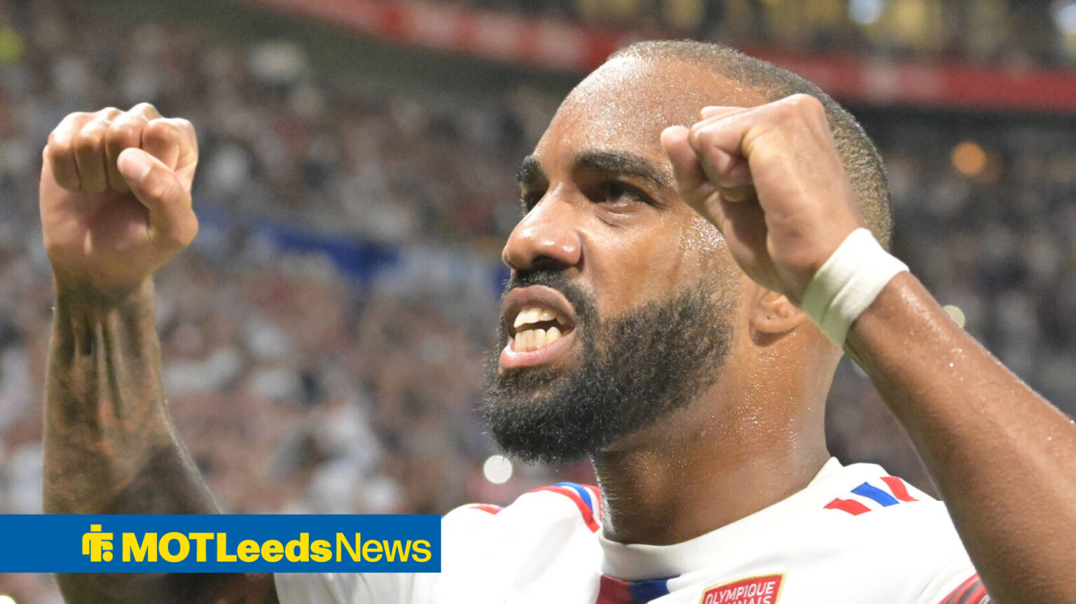 Alex Lacazette sends message as Leeds United transfer officially confirmed