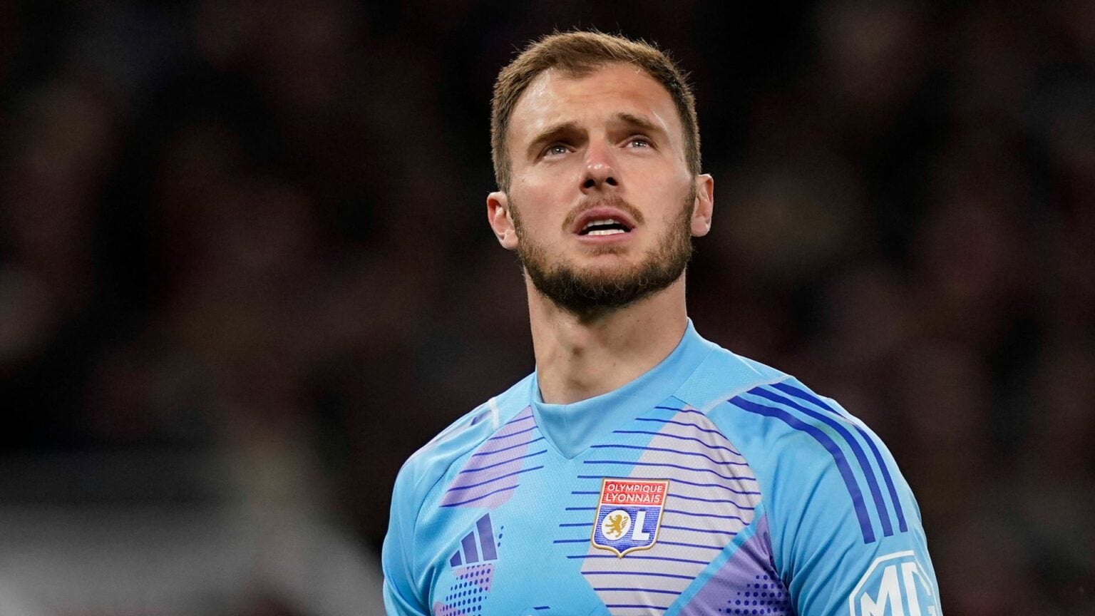 Leeds' new goalkeeper Lucas Perri called 'best goalkeeper in the world ...